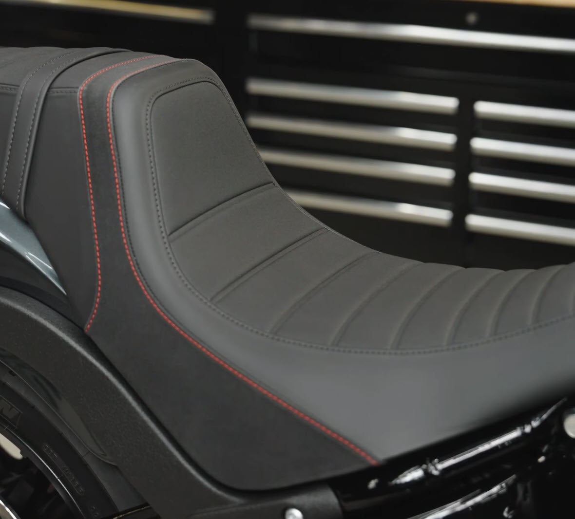 Harley-Davidson 52000789 Switchback Seat – Red Stitch - Iron City ...